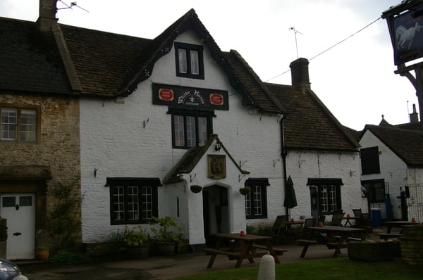 THE WHITE HORSE - Updated July 2025 - The Green, Biddestone, Wiltshire ...