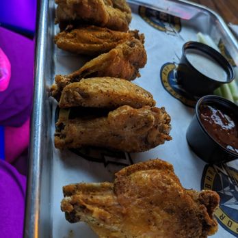 LOCALZ SPORTS BAR & GRILL- ST PETE - Updated June 2024 - 25 Photos & 19 ...