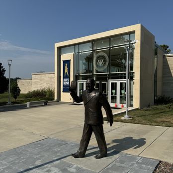HARRY S. TRUMAN LIBRARY & MUSEUM - Updated October 2025 - 425 Photos ...