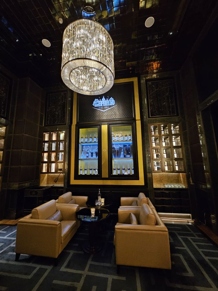 ASTOR BAR - Updated March 2025 - 24 Photos - 6, Jalan Stesen Sentral 2 ...