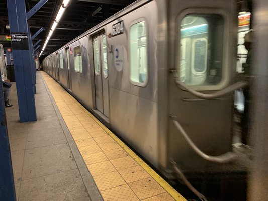 MTA - CHAMBERS STREET SUBWAY STATION - Updated January 2025 - 62 Photos ...