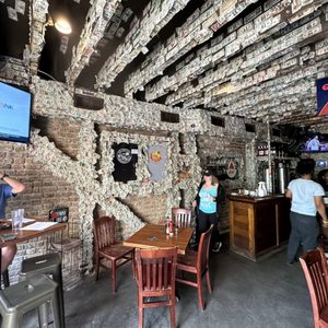 THE GRIFFON - 539 Photos & 473 Reviews - 18 Vendue Range, Charleston ...