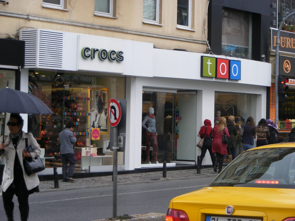 CROCS - Updated January 2025 - Çırağan Caddesi, İstanbul, Turkey ...