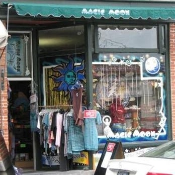 THE MAGIC MOON - Updated December 2025 - 20 Photos & 31 Reviews - 15 ...