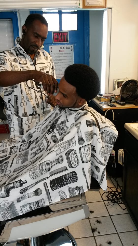 YUGO CUTS - Updated July 2025 - 34 Photos - 6017 N California Ave ...