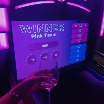 PUTTSHACK - ADDISON - Updated September 2024 - 240 Photos & 120 Reviews ...