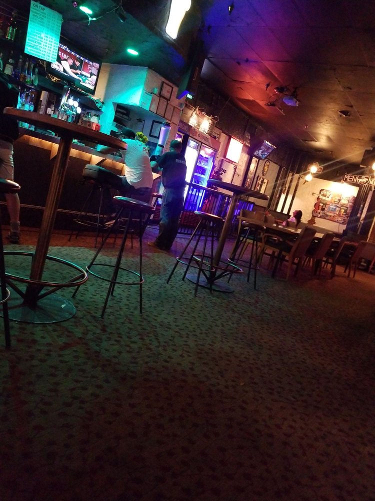 IVANHOE PUB - 12 Photos & 31 Reviews - 1038 Main St, Vancouver, BC - Yelp