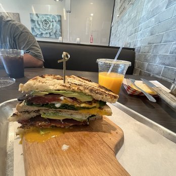 HEIRLOOM CRAFT KITCHEN - Updated October 2024 - 618 Photos & 670 ...