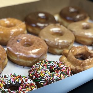 BANBURY CROSS DONUTS - 237 Photos & 452 Reviews - Donuts - 705 S 700th ...