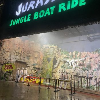 JURASSIC JUNGLE BOAT RIDE - Updated April 2024 - 52 Photos & 193 ...