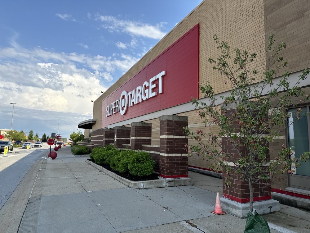 TARGET - Updated December 2025 - 43 Photos & 84 Reviews - 7300 191st St ...