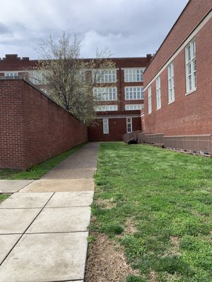 EASTERN HIGH SCHOOL - Updated January 2026 - 10 Photos - 1700 E Capitol ...