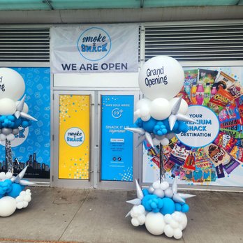 SMOKE 2 SNACK - Updated December 2025 - 32 Photos - 562 West Broadway ...