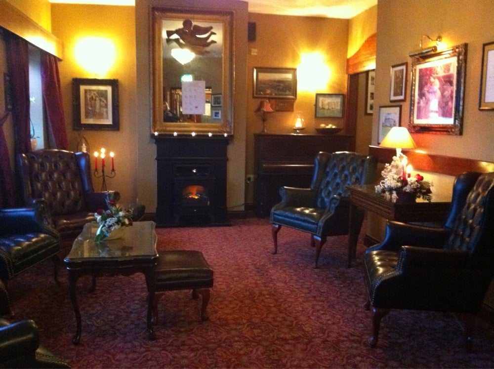 TEMPLEMORE ARMS HOTEL - Updated July 2025 - Main Street, Templemore, Co ...