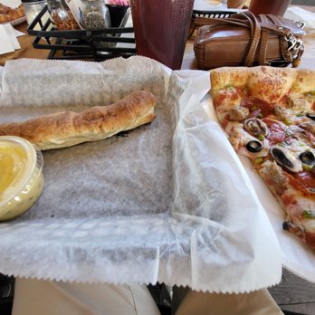 BROZINNI PIZZERIA - Updated May 2024 - 139 Photos & 155 Reviews - 140 W ...