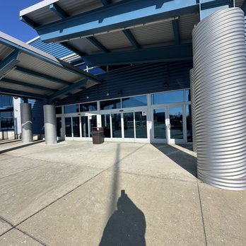 NORTHWELL HEALTH ICE CENTER - Updated October 2025 - 37 Photos & 21 ...