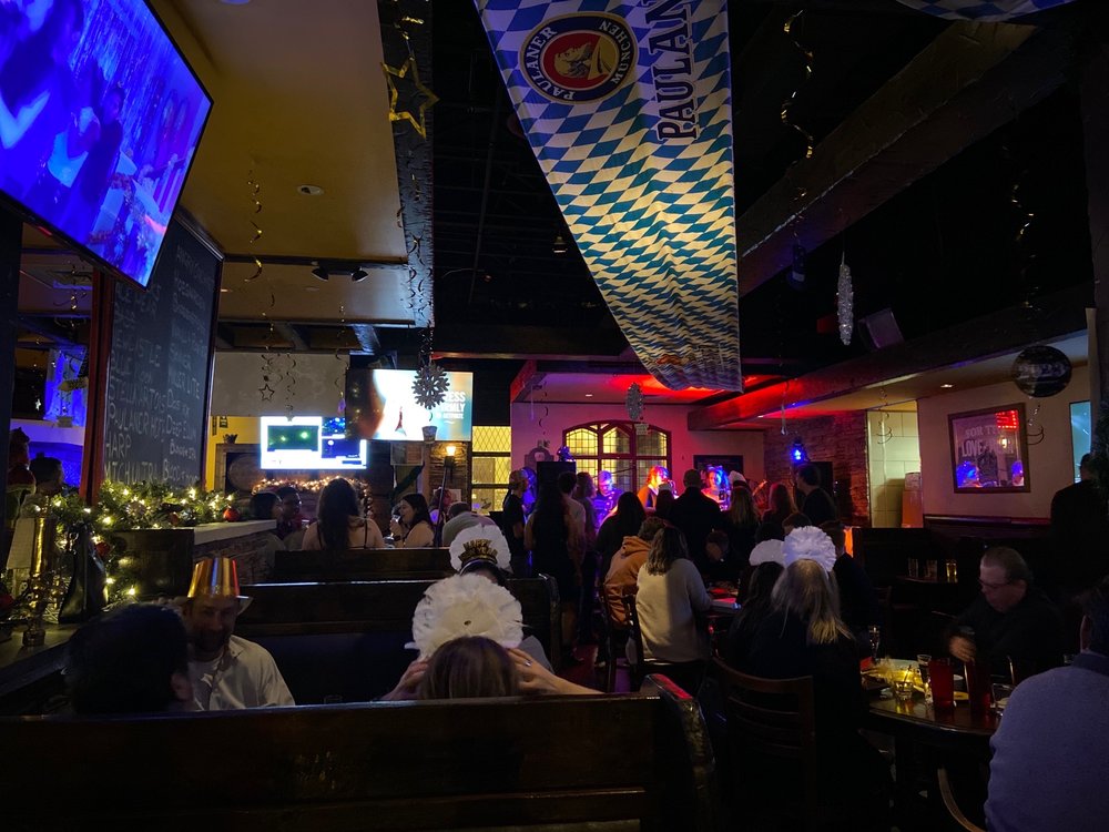 THE LION & CROWN PUB - Updated January 2026 - 158 Photos & 176 Reviews ...