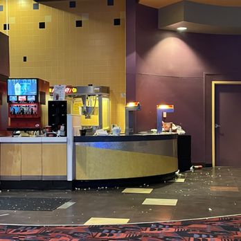 AMC MANTECA 16 - Updated March 2025 - 142 Photos & 374 Reviews - 848 ...