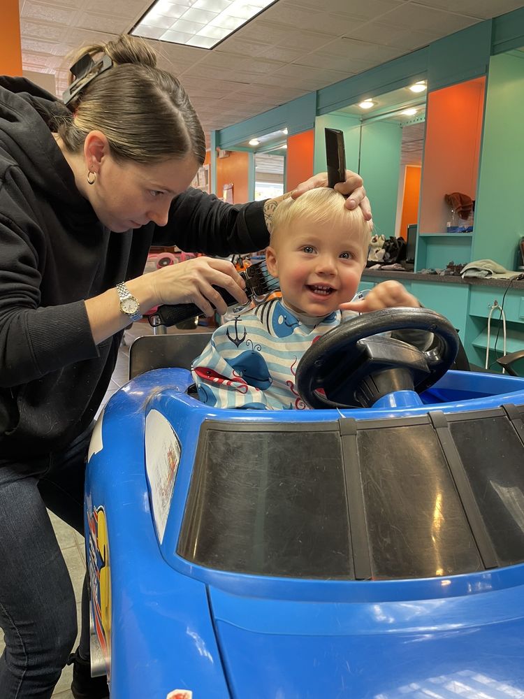 SUPER SCISSORS - Updated October 2025 - 17 Reviews - 1 Danbury Rd ...