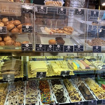 FORMICA’S BAKERY & CAFE - Updated December 2025 - 184 Photos & 121 ...