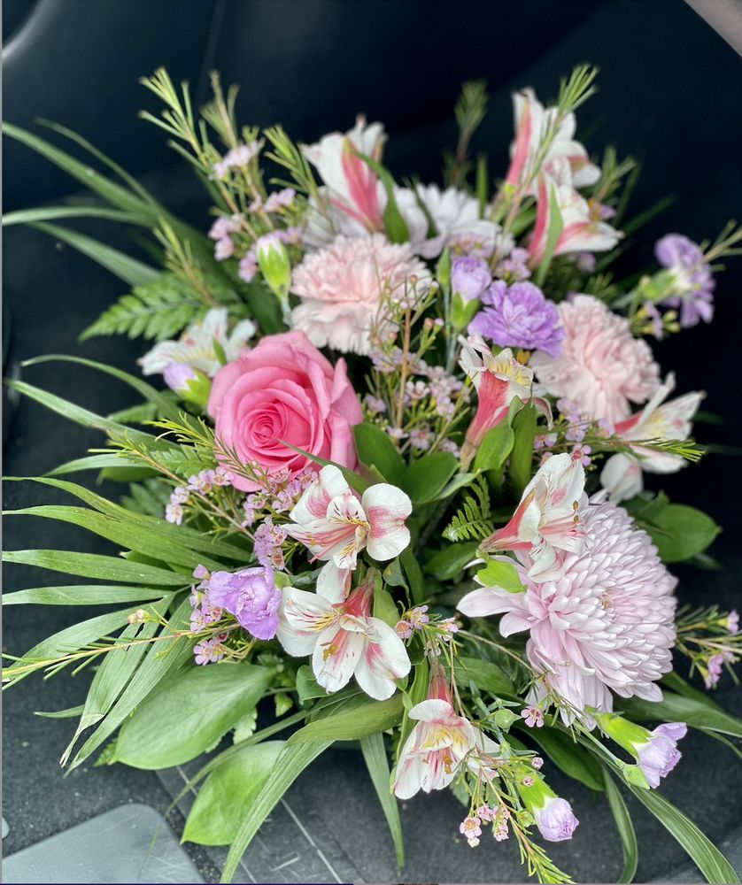 YELLOW DAISY FLOWER SHOP - Updated April 2025 - 108 SW 12th St, Oak ...