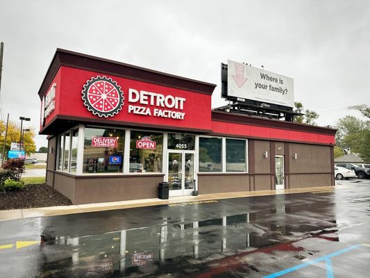 DETROIT PIZZA FACTORY - Updated December 2025 - 18 Photos & 17 Reviews ...