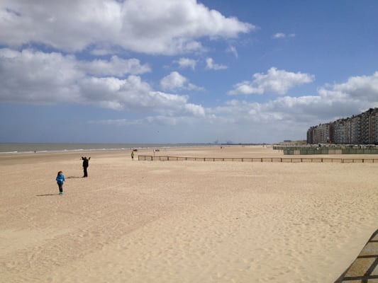 STRAND VAN WENDUINE - Zeedijk-Wenduine 39-63, De Haan, West-Vlaanderen ...