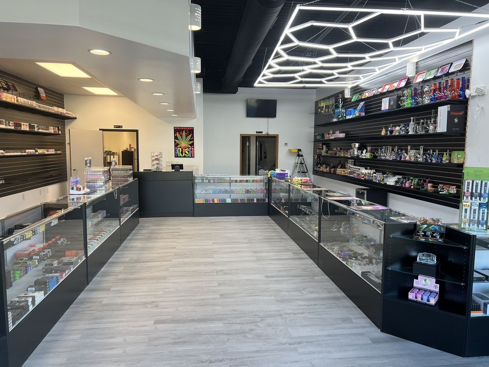 SMOKAHOLICS - Updated December 2025 - 9366 Market Square Dr ...