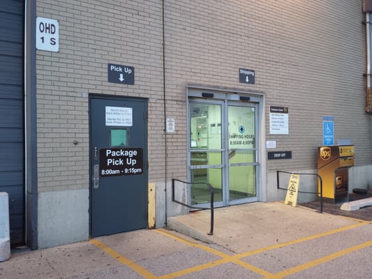 UPS CUSTOMER SERVICE - Updated October 2025 - 51 Photos & 424 Reviews ...