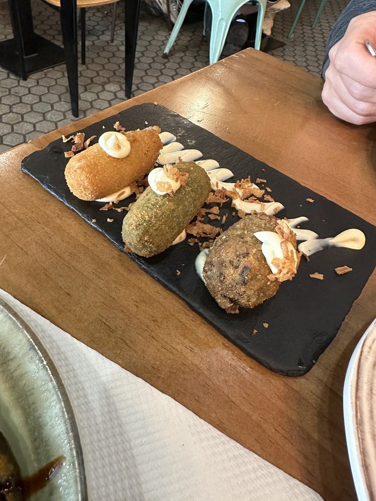 MATEOS BAR - Updated October 2024 - 74 Photos & 14 Reviews - Calle ...