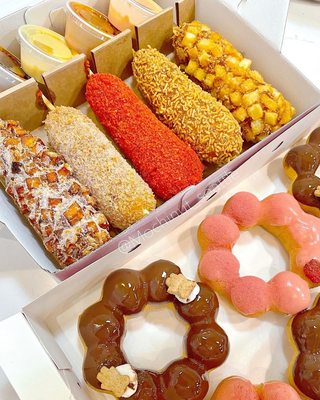 MOCHINUT - BELLEVUE SQUARE - Updated April 2025 - 53 Photos & 26 ...