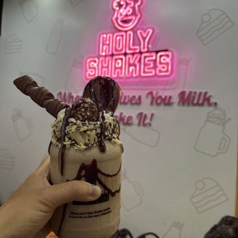 HOLY SHAKES - Updated October 2025 - 74 Photos & 13 Reviews - 465 Queen ...