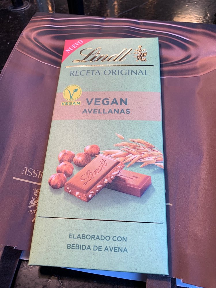 LINDT - Updated April 2025 - 10 Photos - Rambla de Catalunya, Vienne ...