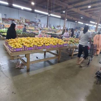 DK MARKET - Updated November 2025 - 239 Photos & 153 Reviews - 720 Lind ...