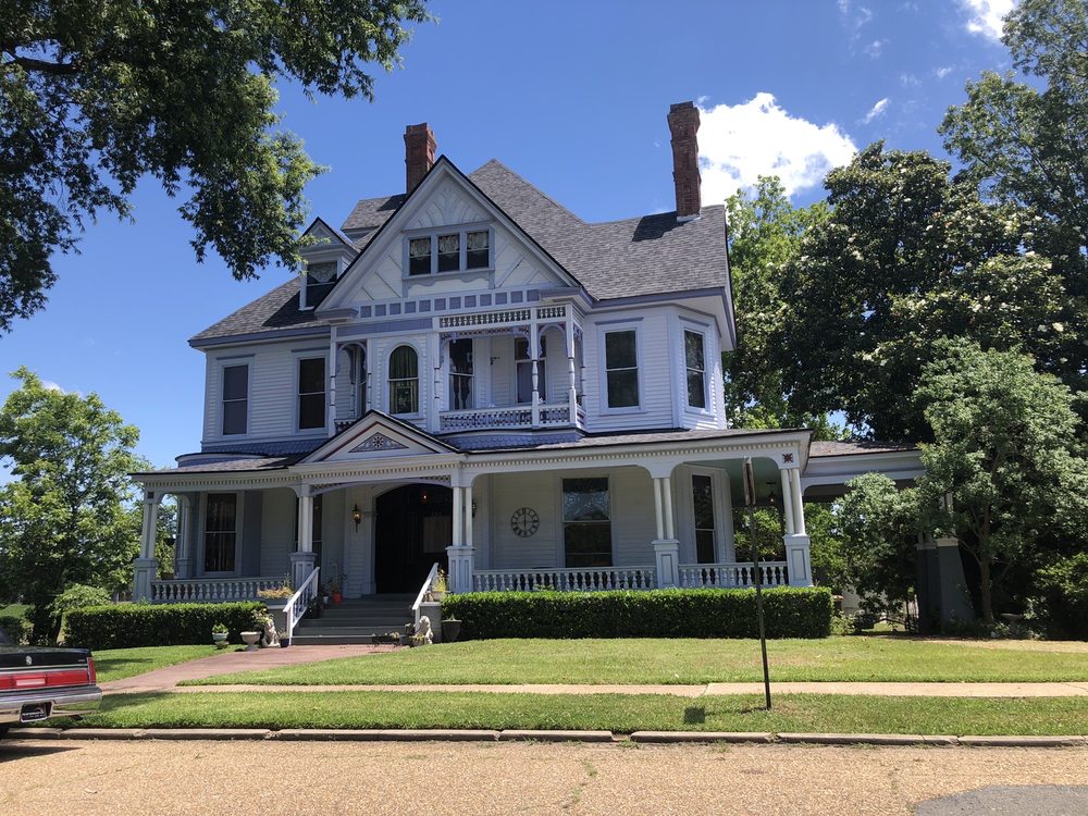 LOGAN MANSION - Updated June 2024 - 11 Photos - 725 Austen Pl ...