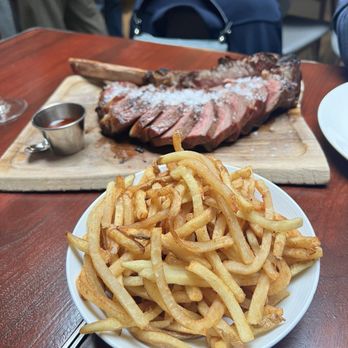 TOMIÑO TABERNA GALLEGA - Updated July 2024 - 1355 Photos & 468 Reviews ...