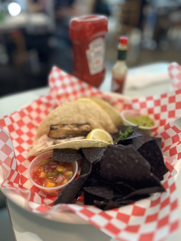 ISLANDER BAR AND GRILL - Updated July 2024 - 85 Photos & 42 Reviews ...