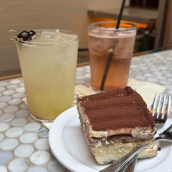 LEOPOLD’S BOOK BAR & CAFE - Updated November 2024 - 91 Photos & 63 ...