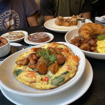 BOSTONIA PUBLIC HOUSE - 2491 Photos & 1996 Reviews - 131 State St ...