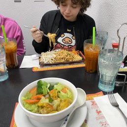 CHINA EXPRESS - Updated October 2025 - 28 Photos & 97 Reviews - 723 N ...