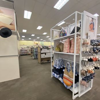 TARGET - Updated December 2025 - 52 Photos & 60 Reviews - 5001 Holt Ave ...