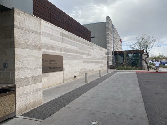 BANNER GATEWAY MEDICAL CENTER - Updated December 2025 - 92 Photos & 308 ...