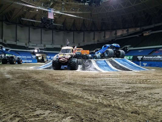 MONSTER JAM - Updated January 2025 - 10 Photos - 1000 Coliseum Dr ...