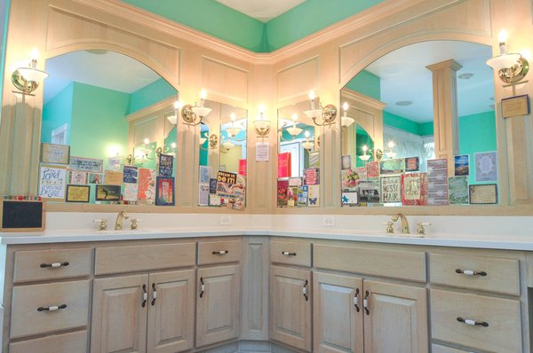 SELAH HOUSE - Updated January 2026 - 42 Photos - 1106 Meridian St 300 ...