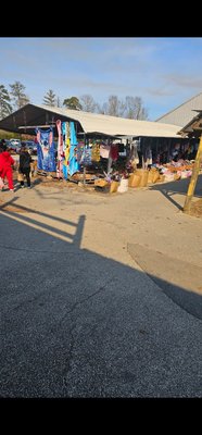 SMILEY’S FLEA MARKET - Updated October 2025 - 18 Photos & 14 Reviews ...