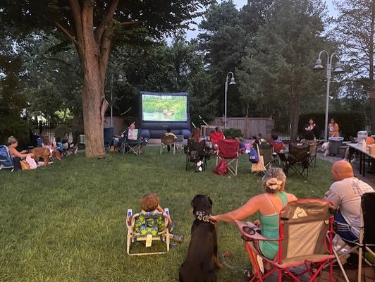 MIDDLE COUNTRY PUBLIC LIBRARY - Updated December 2025 - 27 Photos & 20 ...