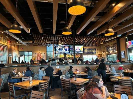 BJ’S RESTAURANT & BREWHOUSE - Updated August 2024 - 408 Photos & 284 ...