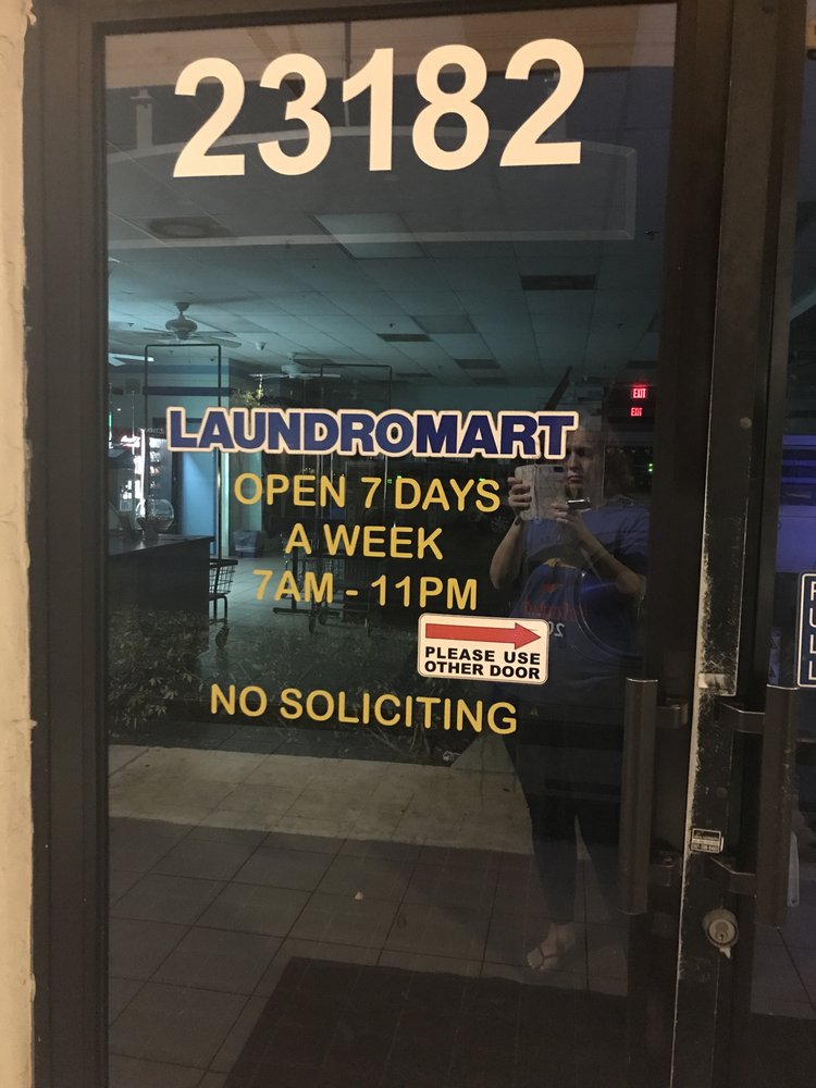 SANDALFOOT SQUARE LAUNDROMART - Updated July 2025 - 32 Photos & 40 ...