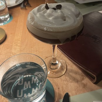 UMMO - Updated October 2025 - 508 Photos & 158 Reviews - 22 W Hubbard ...