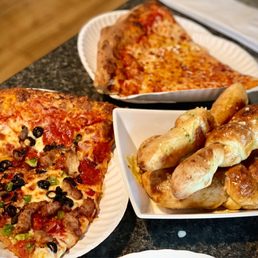 BROZINNI PIZZERIA AT SPEEDWAY - Updated June 2024 - 233 Photos & 138 ...